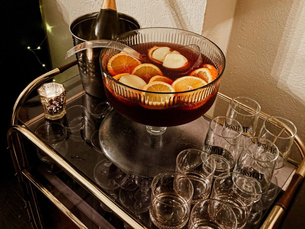 How To Host An Old Fashioned Cocktail Party - A Quaint Life